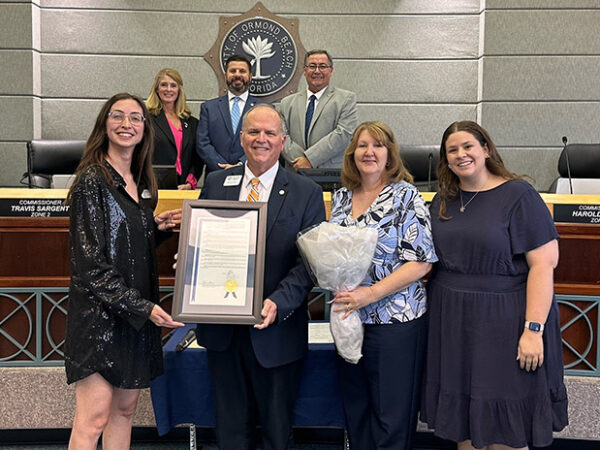 19 City Officials Receive Years of Service Award – Quality Cities
